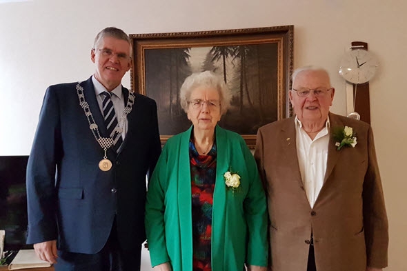 Diamanten huwelijk voor Aartje en Ab Geitenbeek uit Ermelo ...