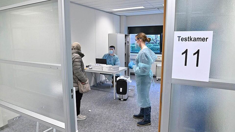 Vanaf woensdag snelle PCR-test zorg en onderwijsmedewerkers op locatie ...