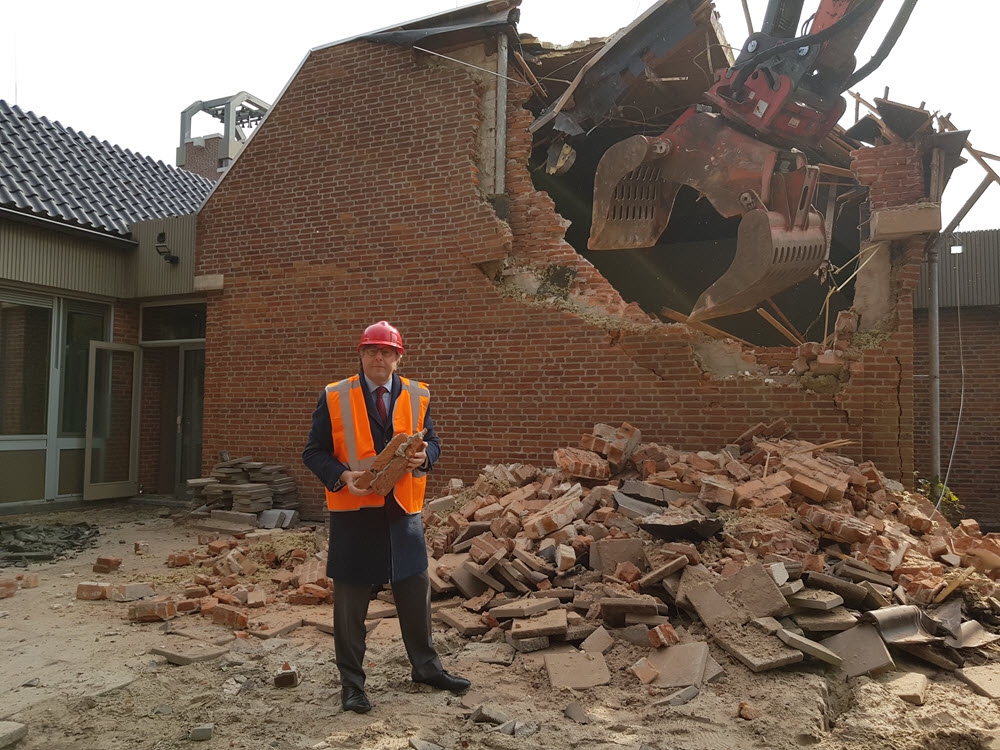 Start sloopwerkzaamheden De Dialoog in Ermelo - Ermelosezaken.nl