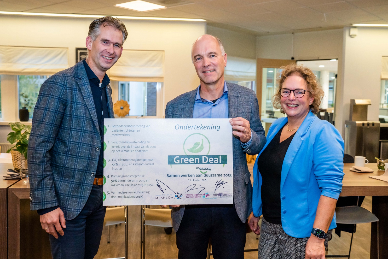 Ondertekening Green Deal Duurzame Zorg 3.0 door St Jansdal, Medicamus ...